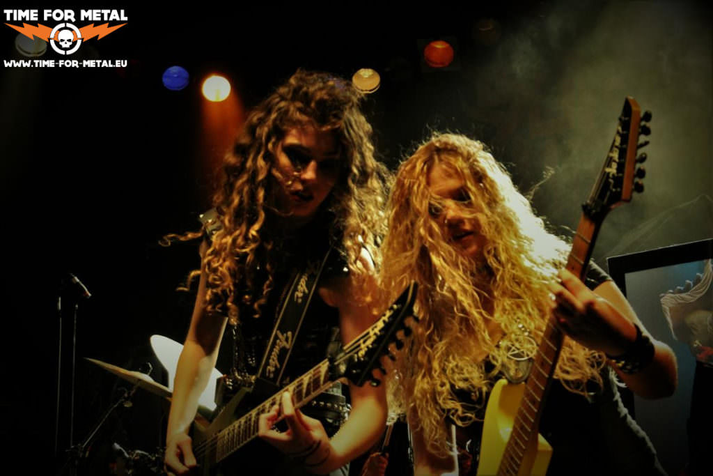 Das Interview mit den Schweizer Metal Hexen Jay Grob und Seraina Telli ...