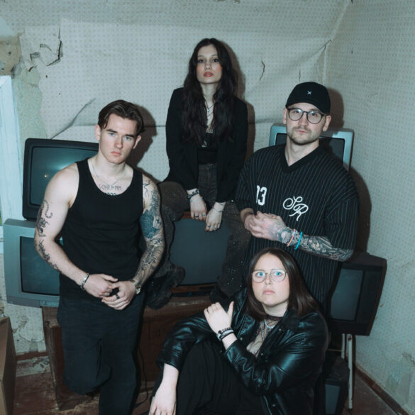 Letters Sent Home: enthüllen neue Single „Bloom“ mit Luna Kills und ...